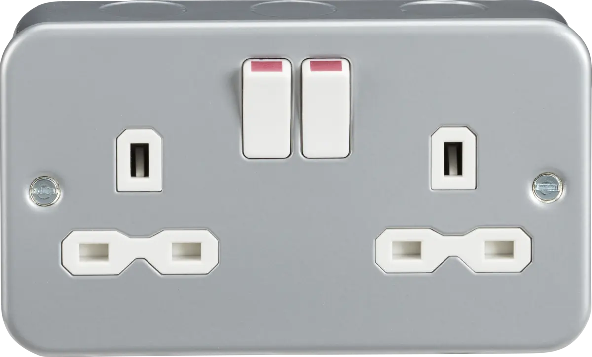 Knightsbridge 13A Double Pole 2 Gang Metal Clad Socket - ACAS